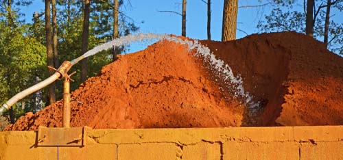 Découvrez les secrets de fabrication de l'ocre - Société des Ocres de ...